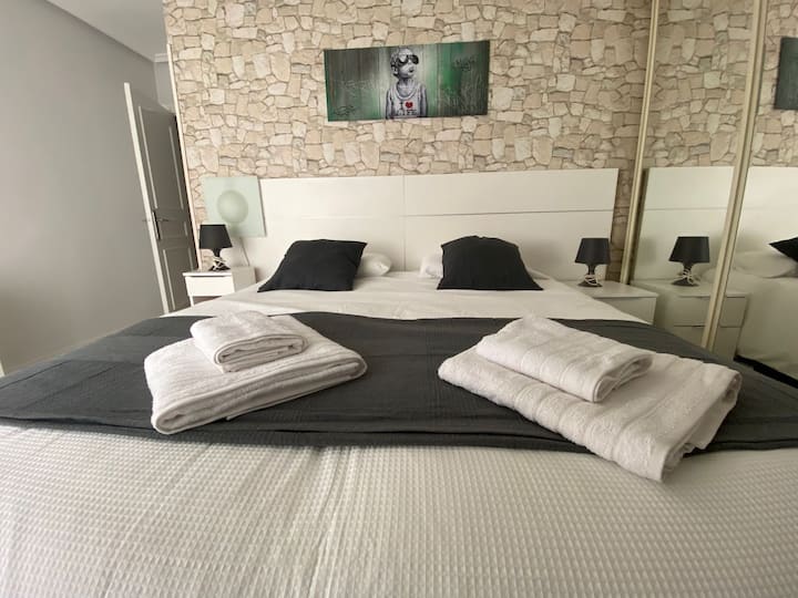 Flowers Family Home - Plentzia