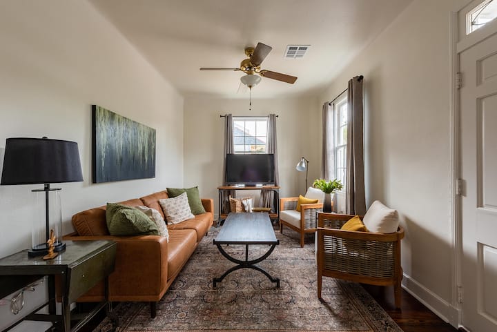Inviting 3br W/ Parking Near French Quarter - La Nouvelle-Orléans, LA