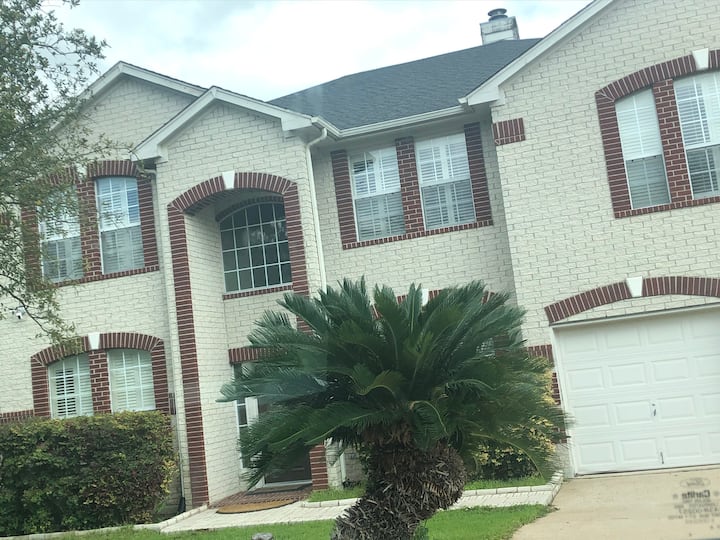 4200 Sqft 6-bedroom Villa W/pool 5 Min To Kalahari - Round Rock, TX
