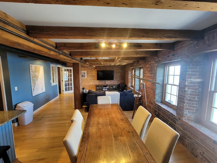 Downtown Waterfront 2br Condo - Portsmouth, NH
