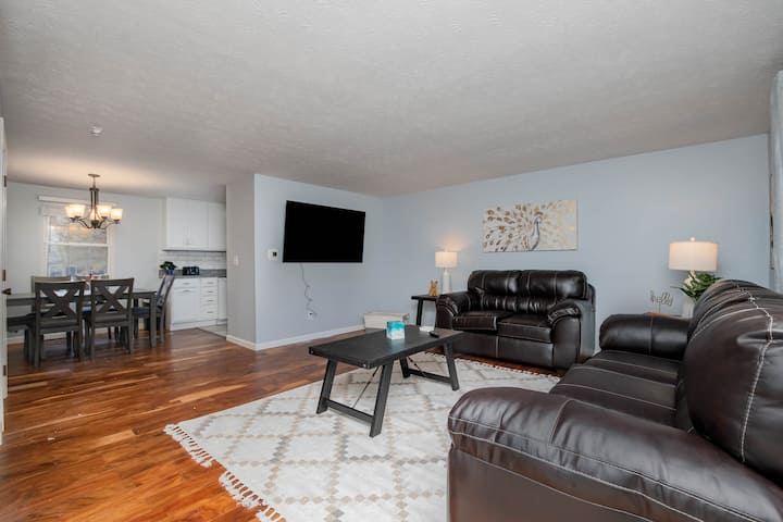 Inviting Home With Private Fenced Yard For Pets - Mason, OH