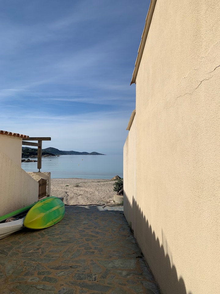 9 Studio 2 Pers Coté Cour, Accès Direct Plage
N 9 - Corse-du-Sud