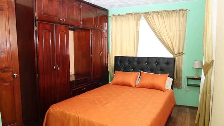 4 Floor 3 Bedroom Condo, Pet Friendly With Patio - Cuenca