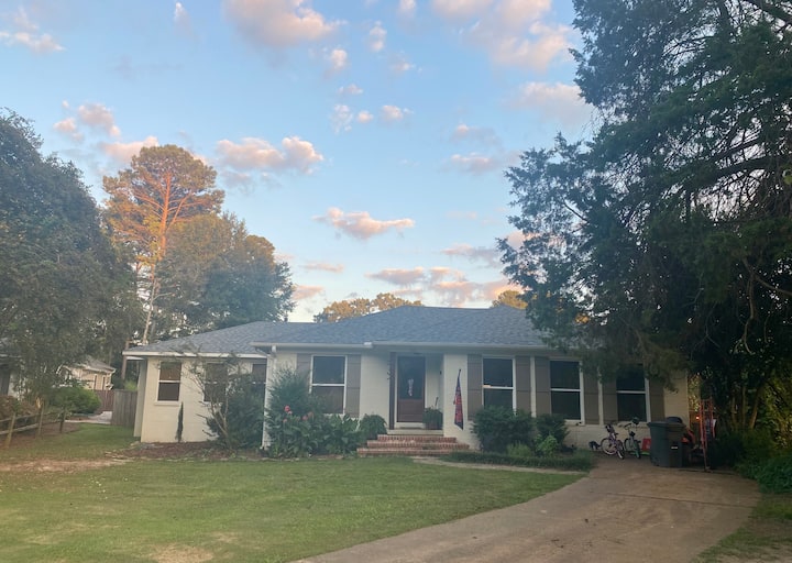 Renovated 4 Bed/3bath Home 1mile From The Square! - Oxford, MS