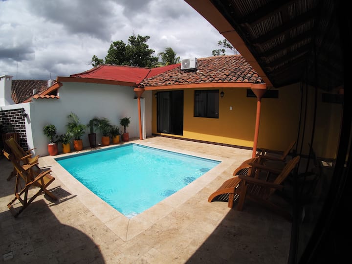 Casa Mango Apt #1, Downtown, Private Pool - Nicaragua