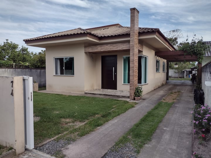Casa Confortável Sozinha No Terreno - Joinville