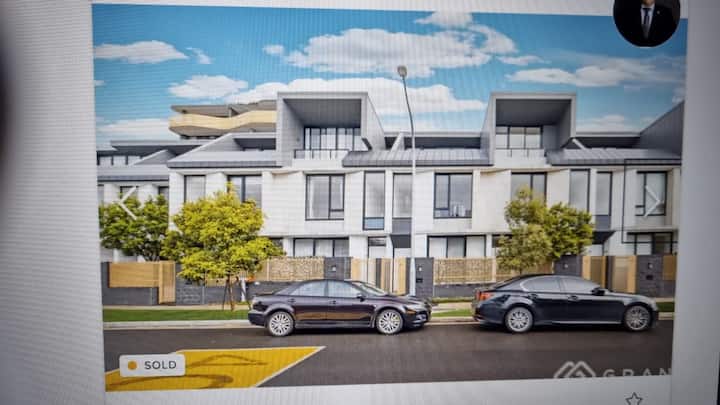 Brand New Townhouse Near East Garden Shopping Mall - Coogee