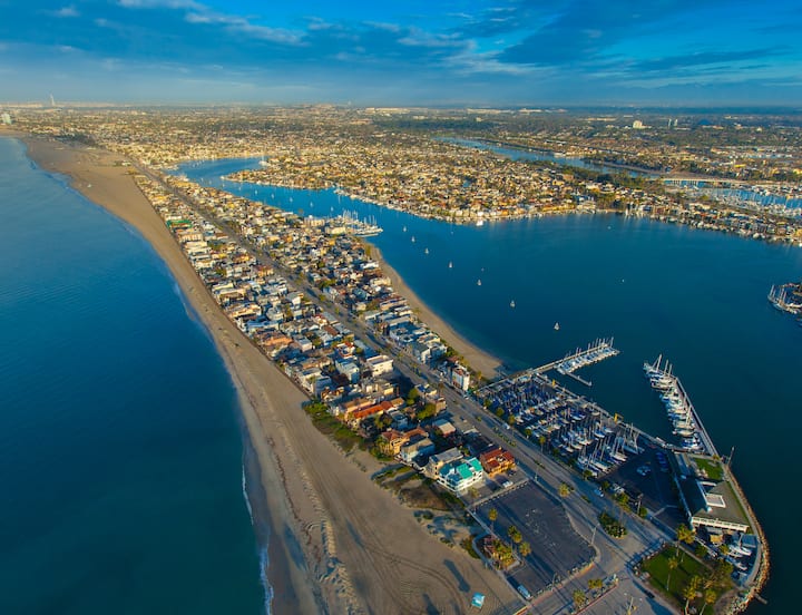 Peninsula Hideaway Apartment • Alamitos Bay - Cypress, CA
