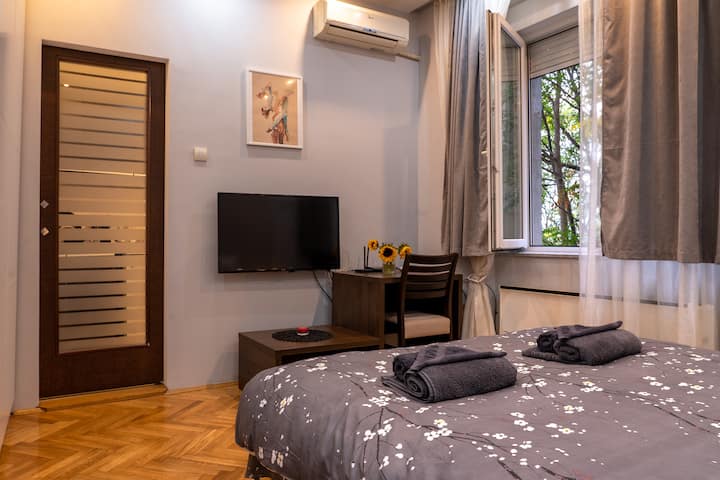 Happy Host - Belgrade