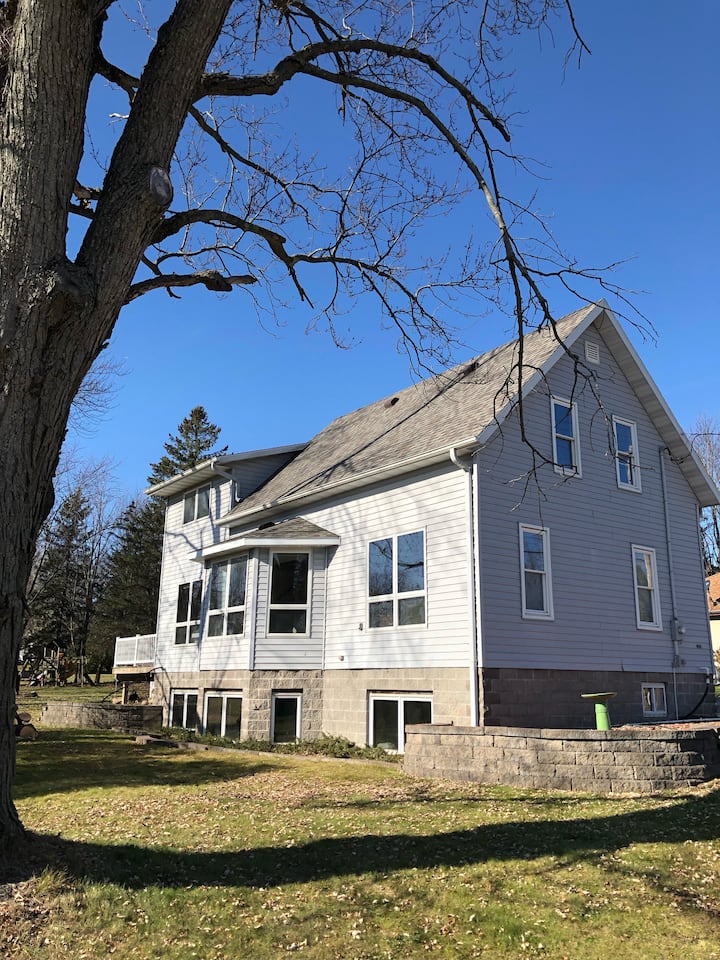 2 Min Walk To Med Complex-entire Home-deluxe Amen. - Marshfield, WI
