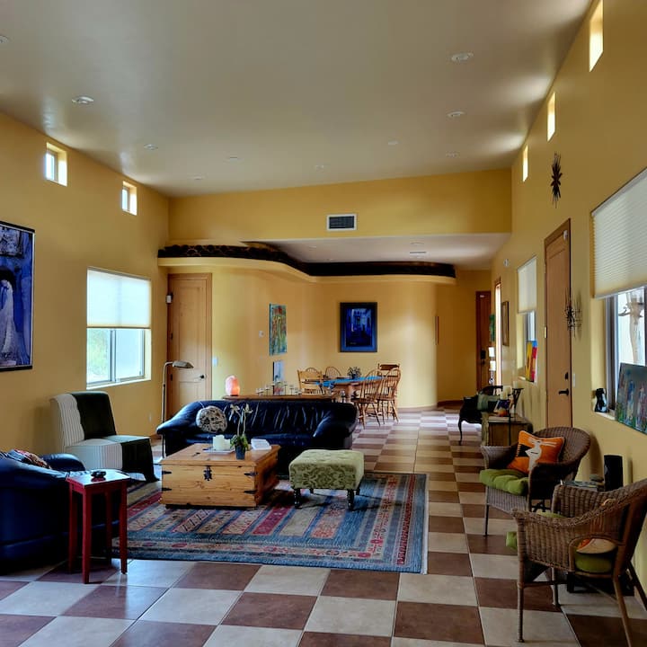 Gorgeous Hacienda Getaway/master Guest Bedroom - Tubac, AZ