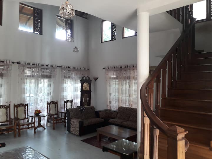 Pearl Villa With Five Bedrooms In A Nice Place - Mirissa