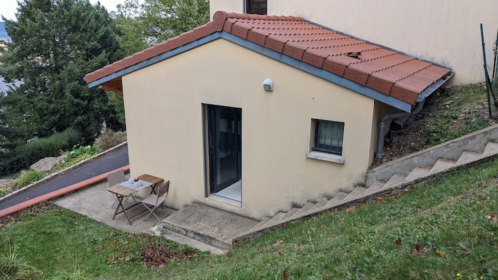 Petit Studio Indépendant Dans Maison - Saint-Étienne