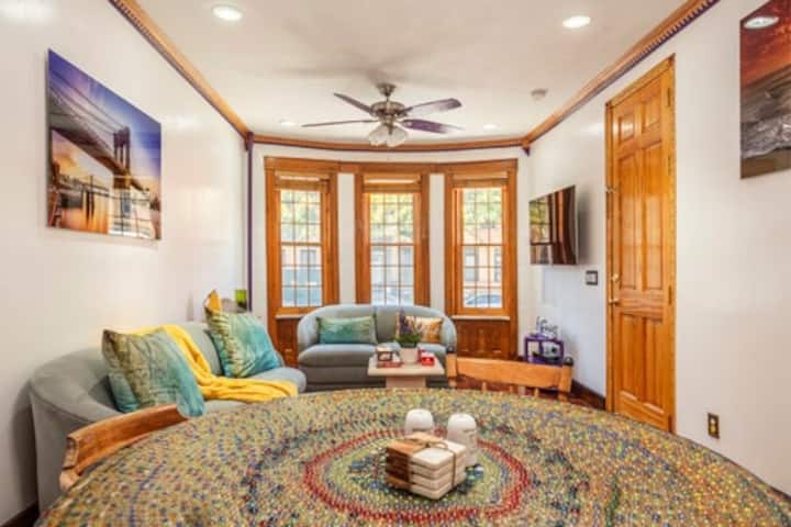 Unique Home Away From Home With Backyard Access - クイーンズ, NY