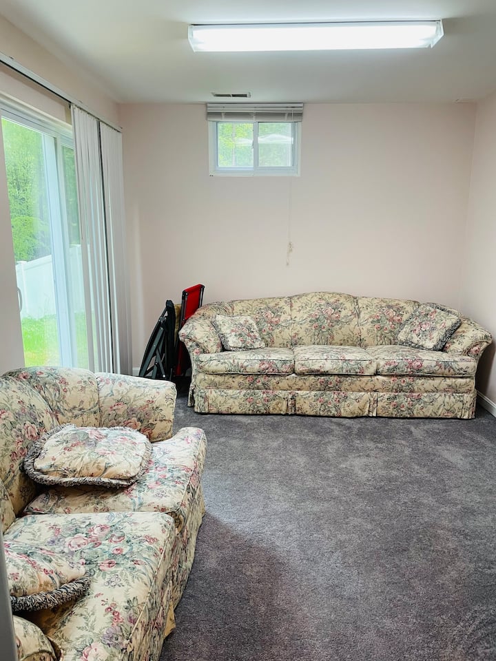 2bed(1 King, 1 Full) Rooms, 1 Bath, Dinning, Lobby - Abingdon, MD