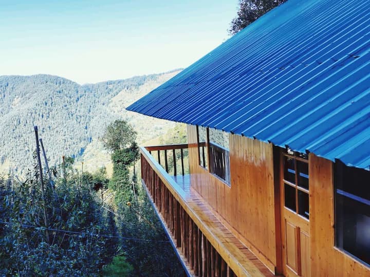 Delightful 2 Bedroom Tree House With Amazing Views - Kufri