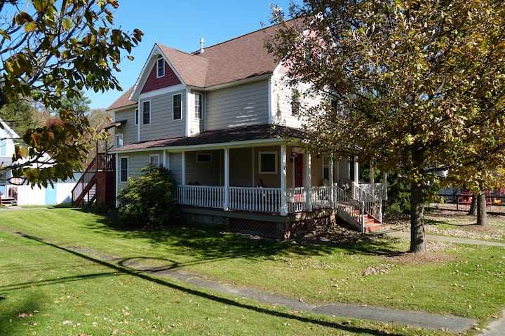 Lovely 2 Bedroom Apt Near Skiing, Fishing, Golf.!. - Thompson, PA