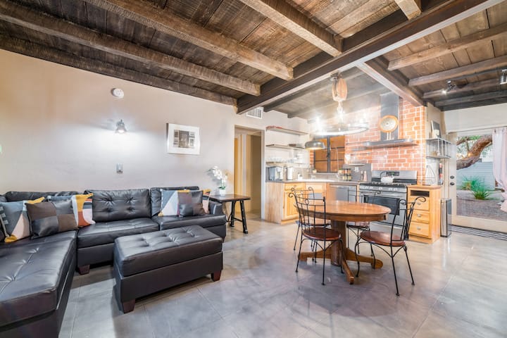 Sam Hughes Historic Home With Guest House - Tucson, AZ