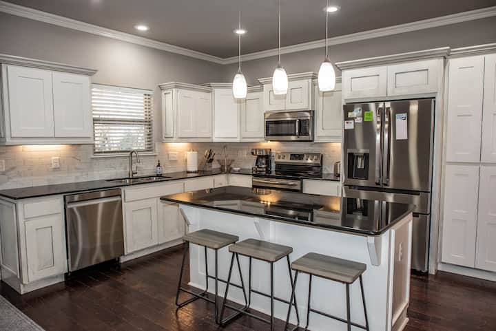Cheery, Spacious Home Near Mtb Trails! No Pet Fee. - Bella Vista, AR