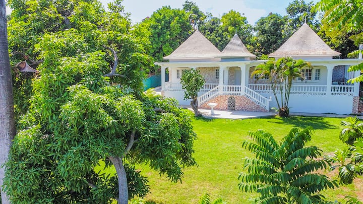 Gated Villa 10 Min Frm Airport, Near Sandals & Riu - Jamaica