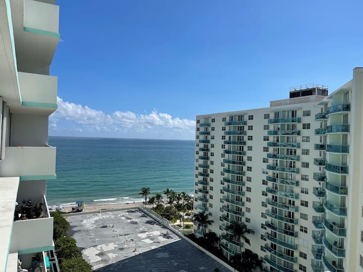 Modern Oceanfront Luxury Escape | Sleeps 6 - Miami Gardens, FL