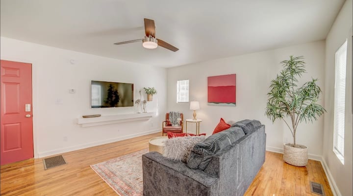 Cozy Condo On Cherry Street - Tulsa, OK
