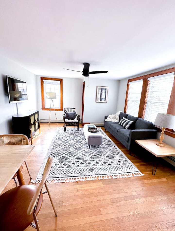 Charming & Convenient: Your Manchester Home Base - Manchester, NH