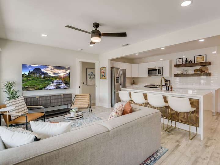 Modern Cottage+8 Guests+patio+weber Grill - San Antonio, TX