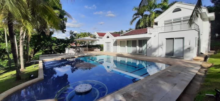 Reservada Villa En Club Privado - Ricaurte