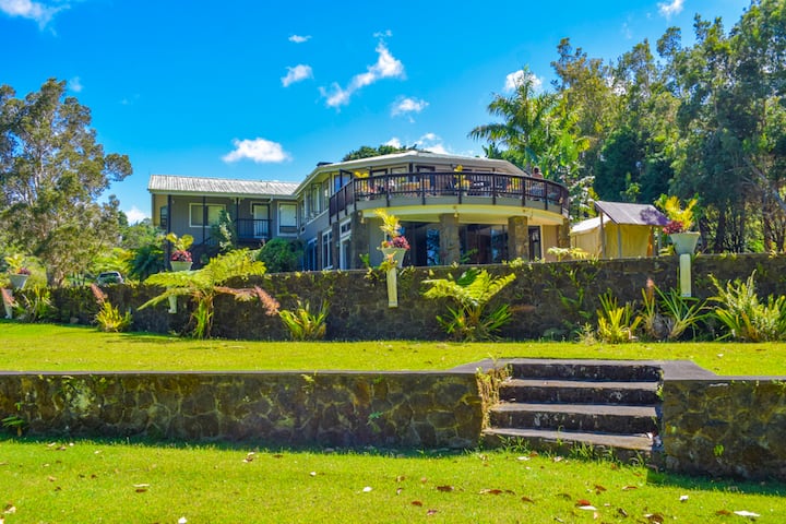 Rejuvenating Private Queen Bedroom - Hawaï