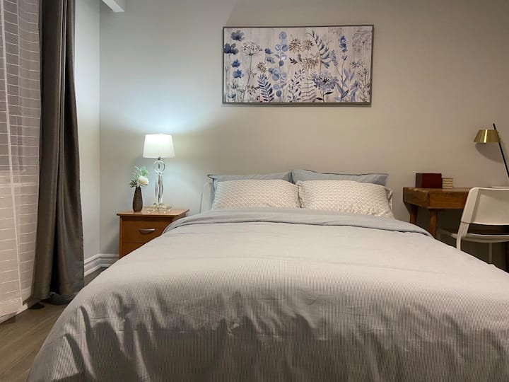 Cozy Newly Renovated Bedroom With Private Bathroom - 