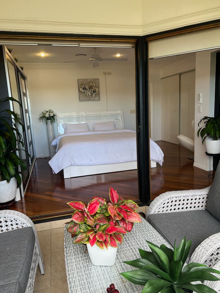 Room In Chevron Island, Surfers Paradise - Gold Coast
