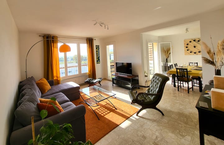Grand T3 , Calme, Parking Gratuit, Proche Parc. - ibis Hyeres Centre