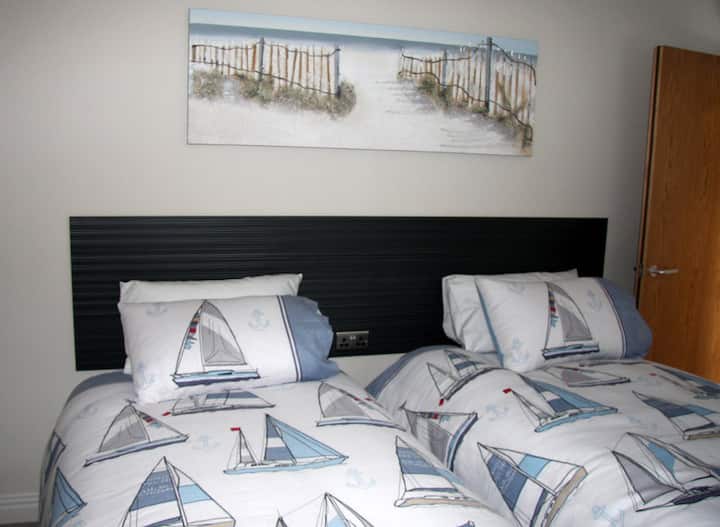 Ulster Apartments .Com 1 Bedroom Plus Sofa Bed - Portrush