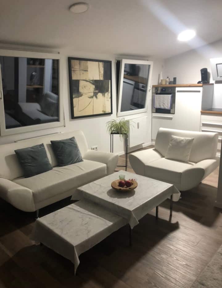 Schönes Apartment Düsseldorf Nähe Messe & Stadion - Düsseldorf