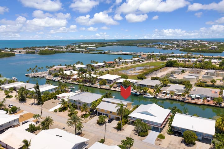 Great 3 Bedroom, 4 Bath On Canal With Pool & Dock - Key Colony Beach, FL