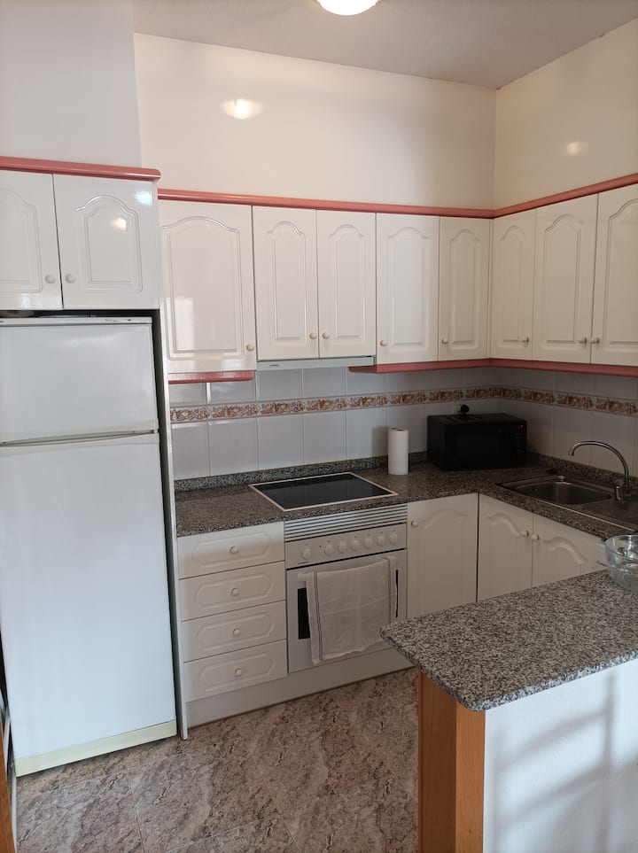 Apartamento En Torrevieja, Ideal Para Familias - Torrevieja