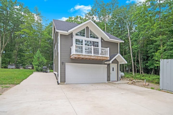 Albion Cottage - Mears, MI