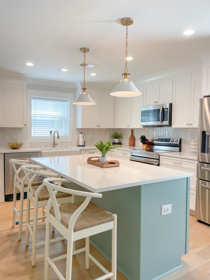 Fully Renovated Home- Located 1 Block From Beach! - アイル・オブ・パームズ, SC