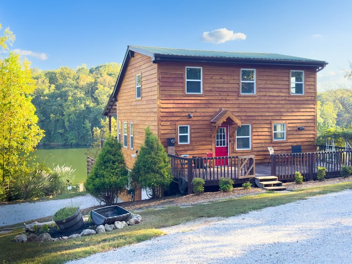 The Cabin On Eagle's Nest Cove Of Watts Bar Lake - Watts Bar Lake, TN