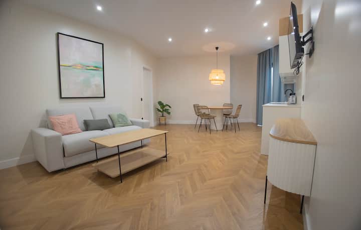 Apartamento Nuevo En El Centro De La Localidad - Cala