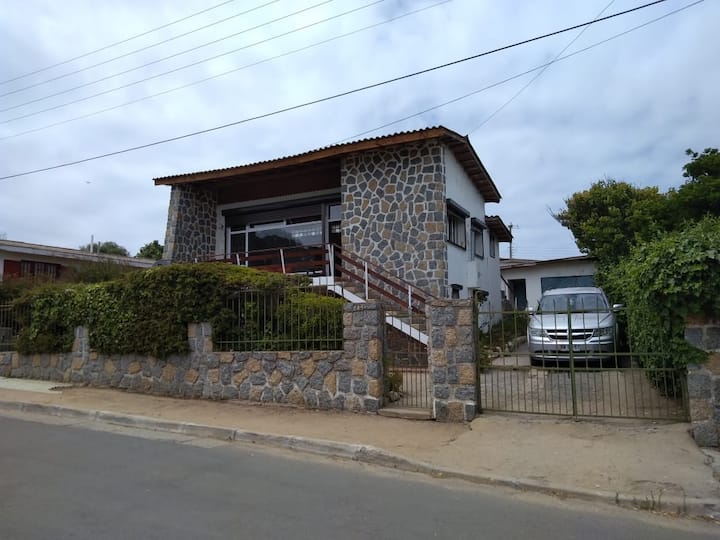 Hermosa Casa Con Chimenea A Pasos De La Playa - Algarrobo