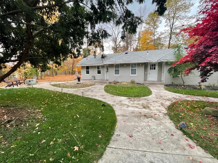 Cheerful 3 Bedroom 2 Bath W/fireplace Farm House - 波士頓