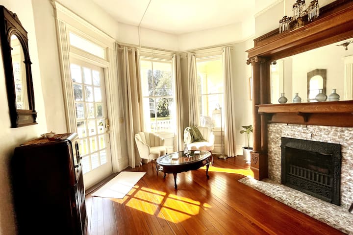 The Vintage Hummingbird-suite Near Downtown, Beach - Pensacola, FL