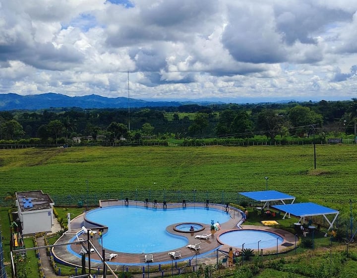 Apartamento 5 Amoblado Cerca Parquecafe Montenegro - Montenegro, Colombia