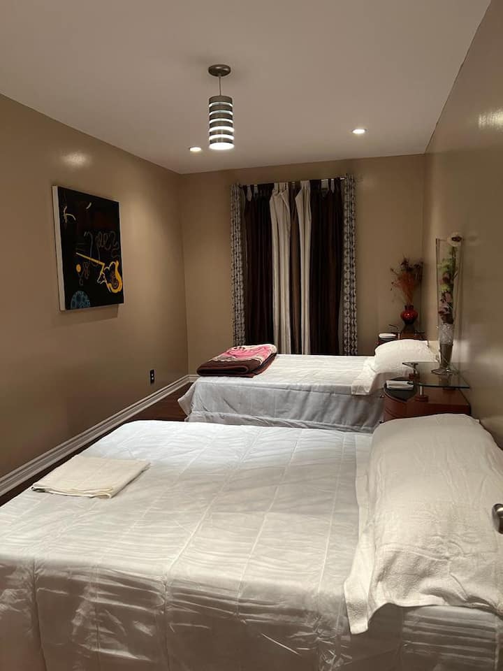 Self Service Small Breakfast Private Room 2 Beds - Montreal