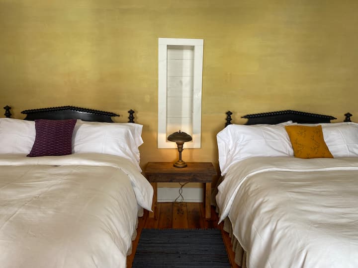 Farmhouse Inn In The Heart Of The Catskills (Rm 2) - Phoenicia, NY