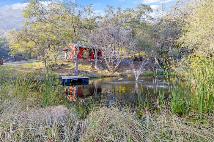 7+ Acre Sprawling Estate -Hot Tub And Private Pond - Three Rivers, CA