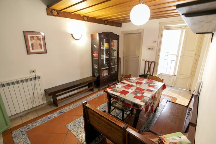 Silenziosa, Colorata E Grande Casa In Centro - Palermo