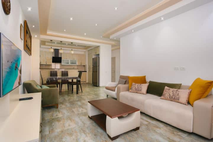 Fresh & Stylish! 2 Bd, 2 Baths! Closest To Center! - Yerevan